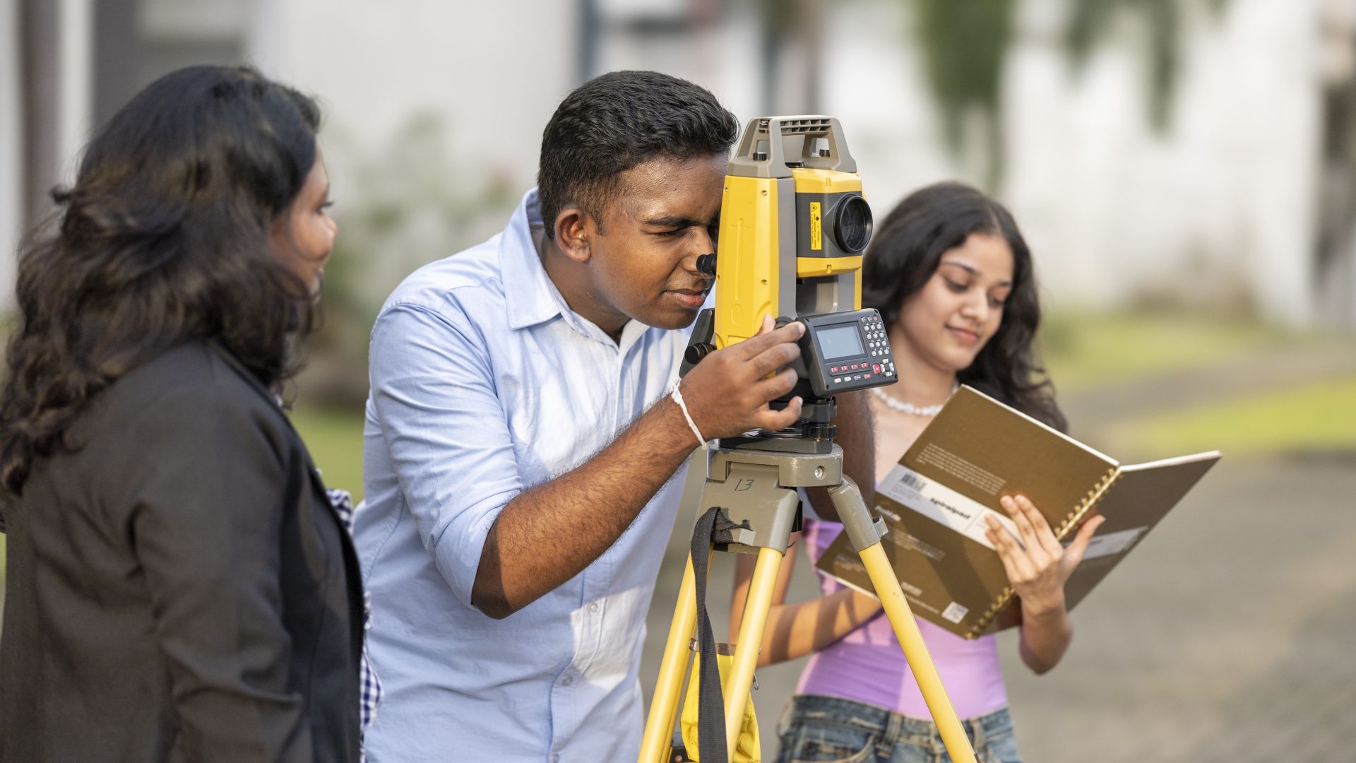 Bachelor of Engineering (Honours) Civil and Construction Engineering ...